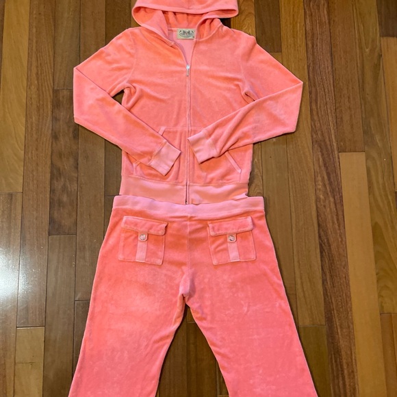 Juicy Couture | Pants & Jumpsuits | Vintage Juicy Couture Velour Tracksuit Set | Poshmark